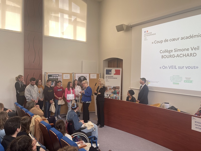Cérémonie académique de remise du Prix Coup de Cœur « Non au harcèlement » 2024 | Académie de ...