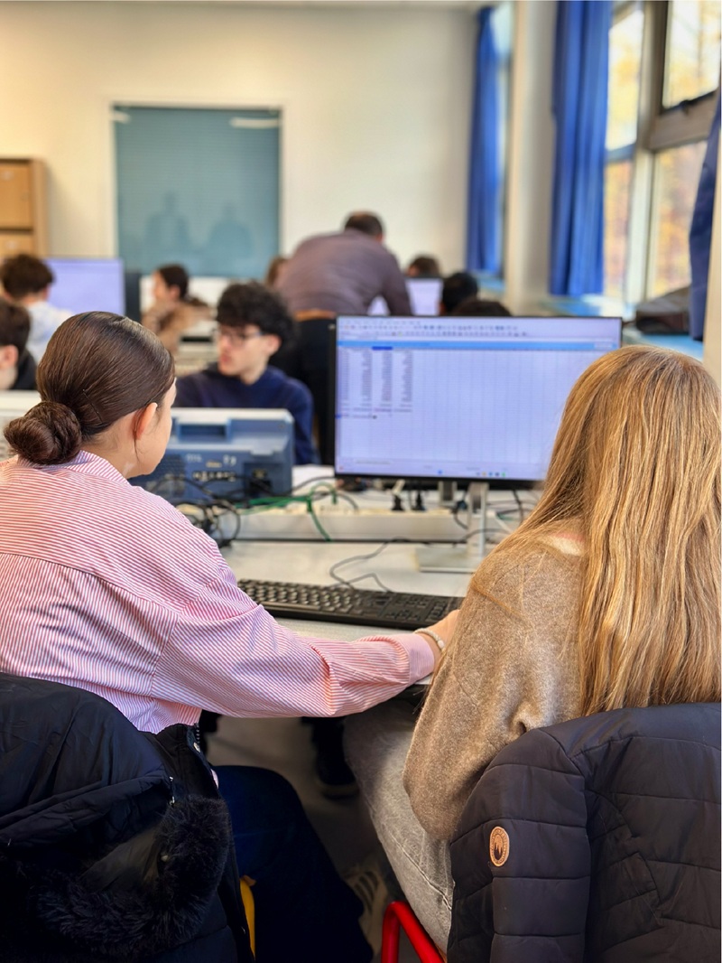 Maths, sciences et égalité : découvrez les CHAMS, le nouveau dispositif ...