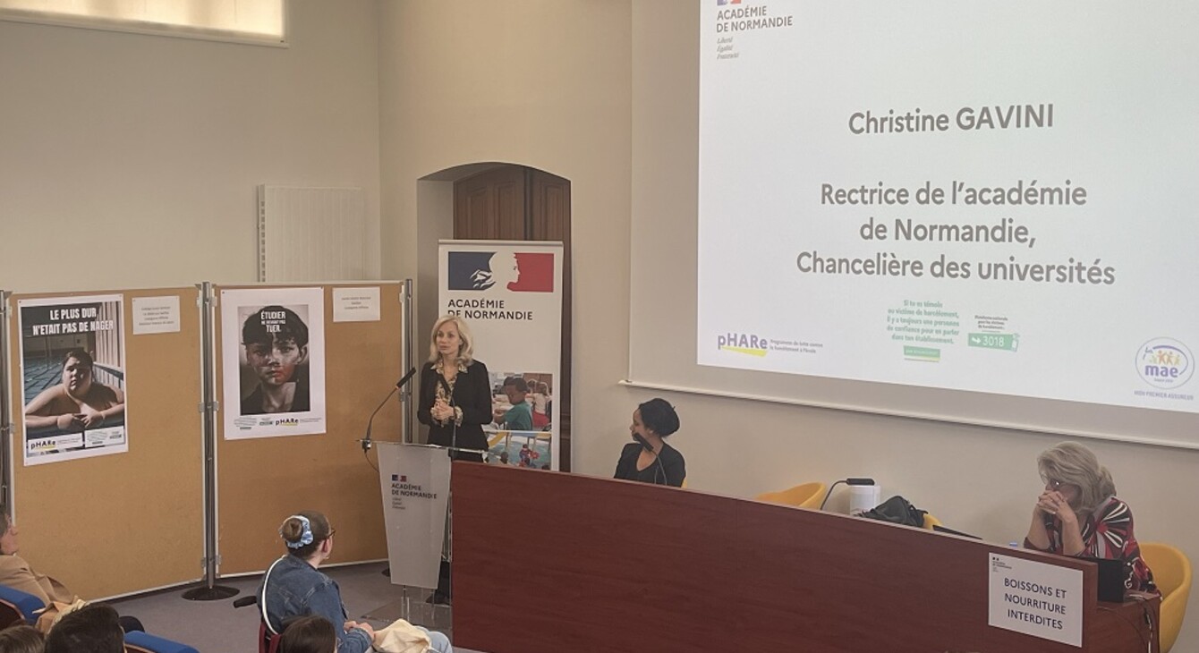 Cérémonie académique de remise du Prix Coup de Cœur « Non au harcèlement » 2024 | Académie de ...